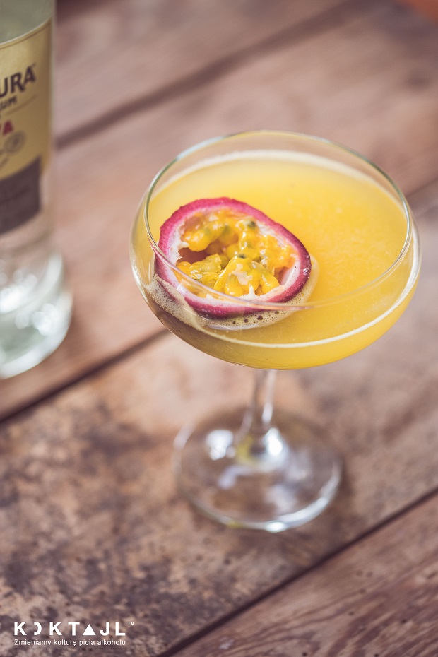 Marakuja Daquiri – egzotyczny drink z rumem i limonką - Koktajl.TV