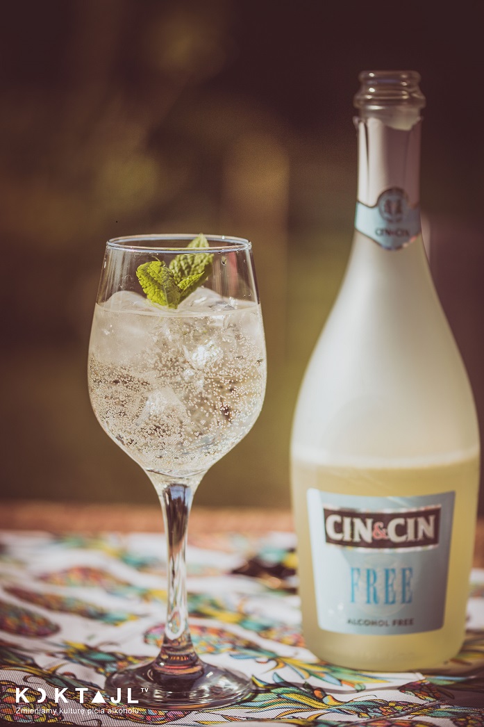 Hugo Spritz - przepis na drink z prosecco w 3 wersjach - Koktajl.TV