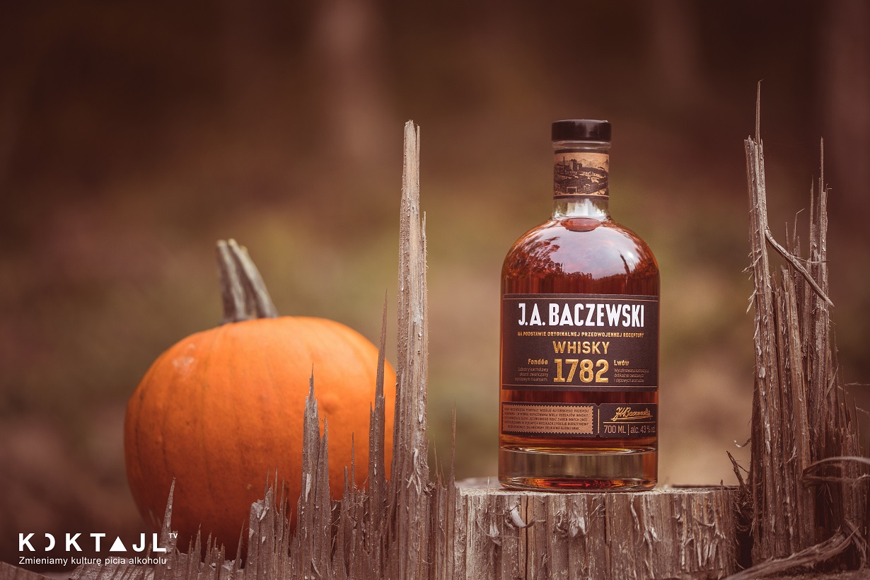 Pumpkin Whisky Sour – drink z dynią i whisky | JESIENNY DRINK - Koktajl.TV